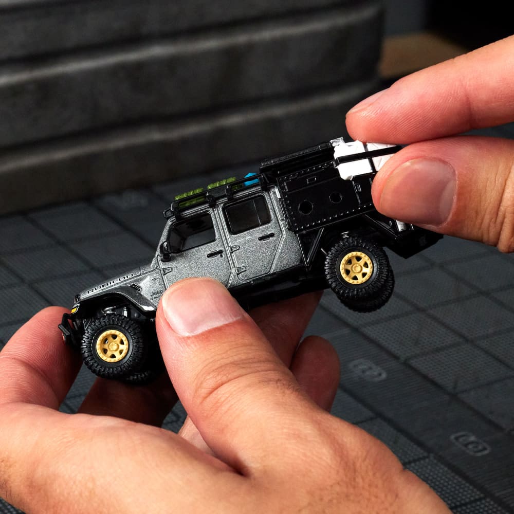 Hot Wheels Elite 64 Mod Shop ’24 Jeep Gladiator | Mattel Creations
